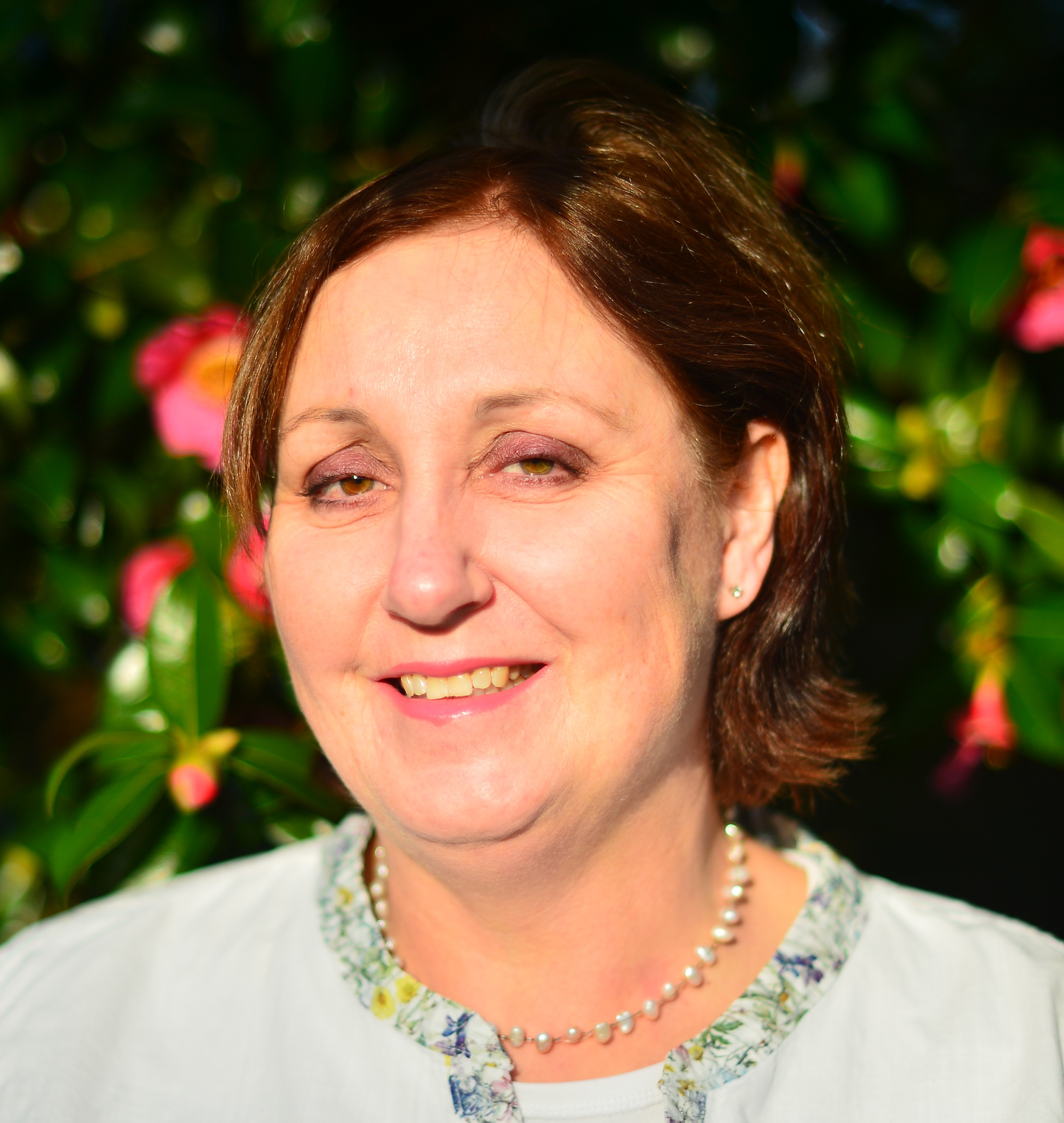 About – Elizabeth R Anderson Miniature Embroideries